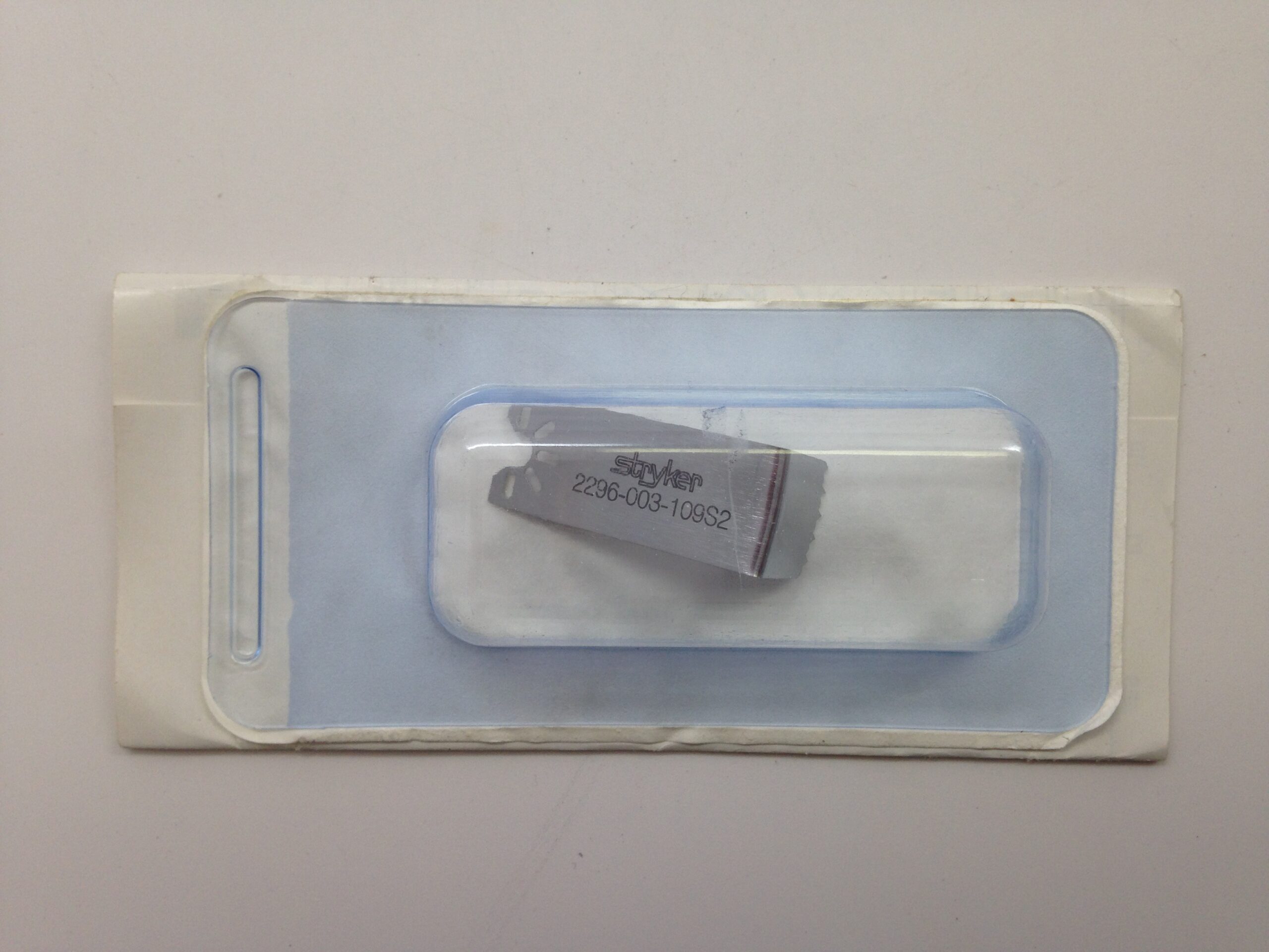 STRYKER 2296-003-109S2 Micro Sagittal Blade, 90 Degree Angle Offset, 14 ...