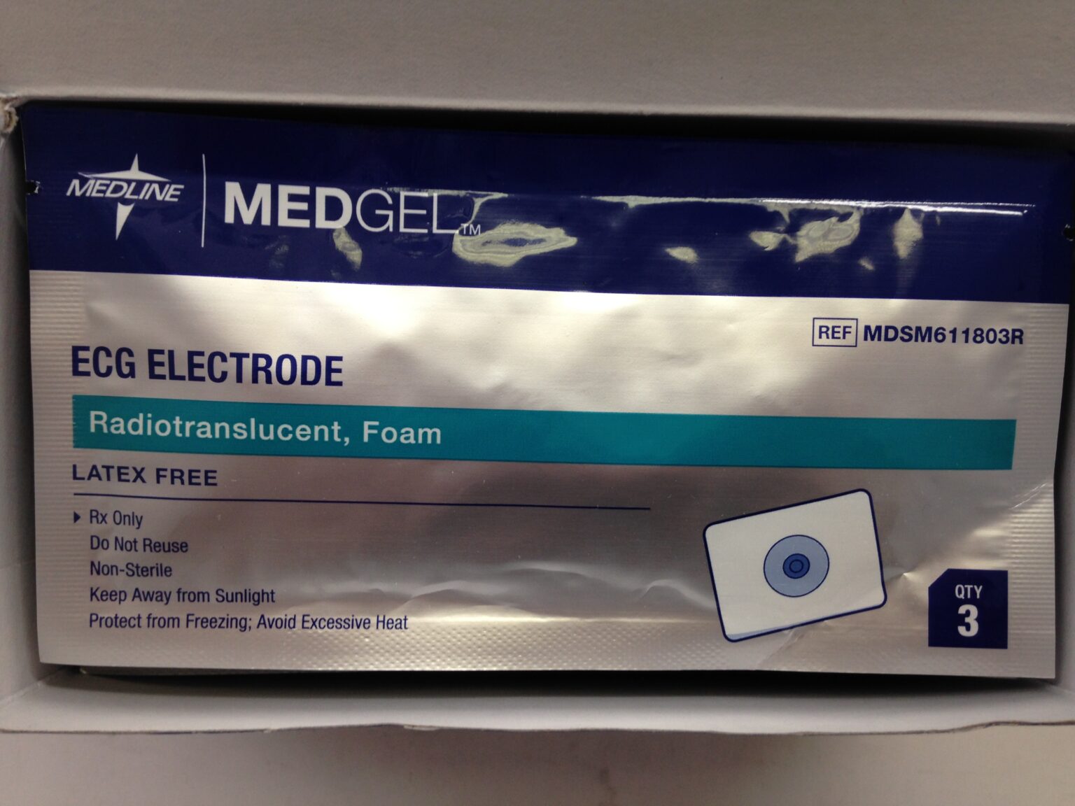 MEDLINE MDSM611803R Radiotranlucent, Foam ECG Electrode (57/Box) (X ...
