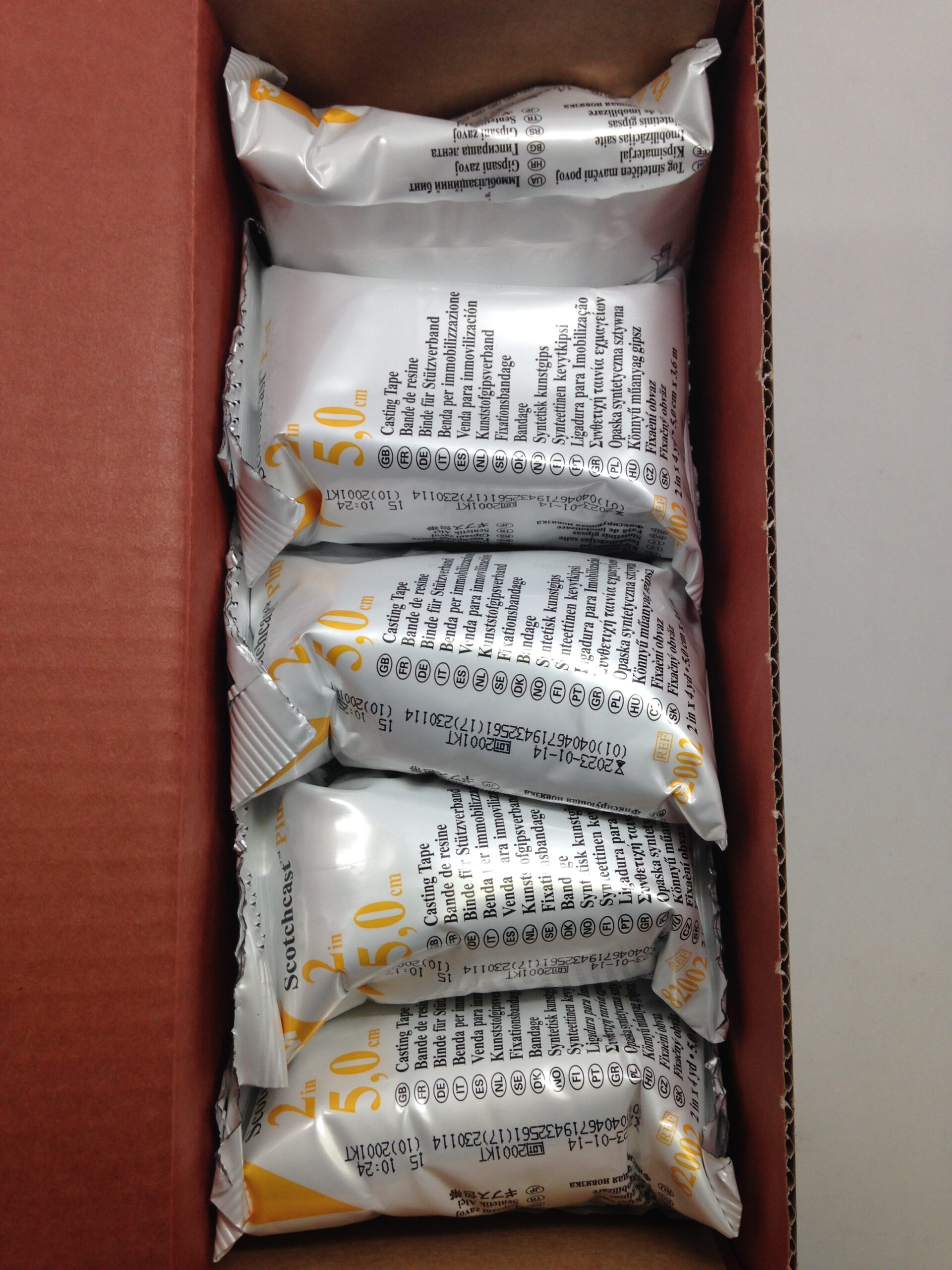 3M 82002 Scotchcast Plus Casting Tape, 2in x 4yd Color White (Box Of 10 ...