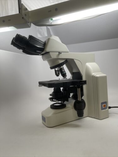 Nikon E400 Microscope
