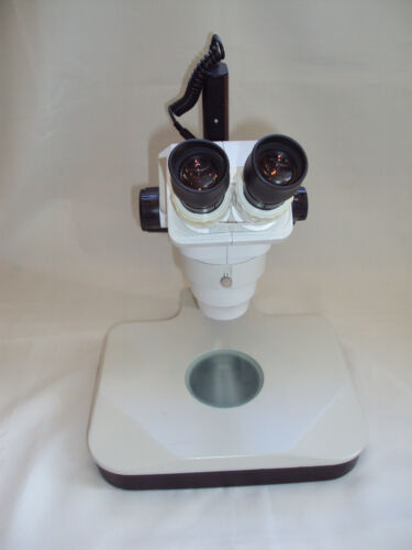 Scienscope SSZ StereoZoom microscope w/ Illuminator - GB TECH USA