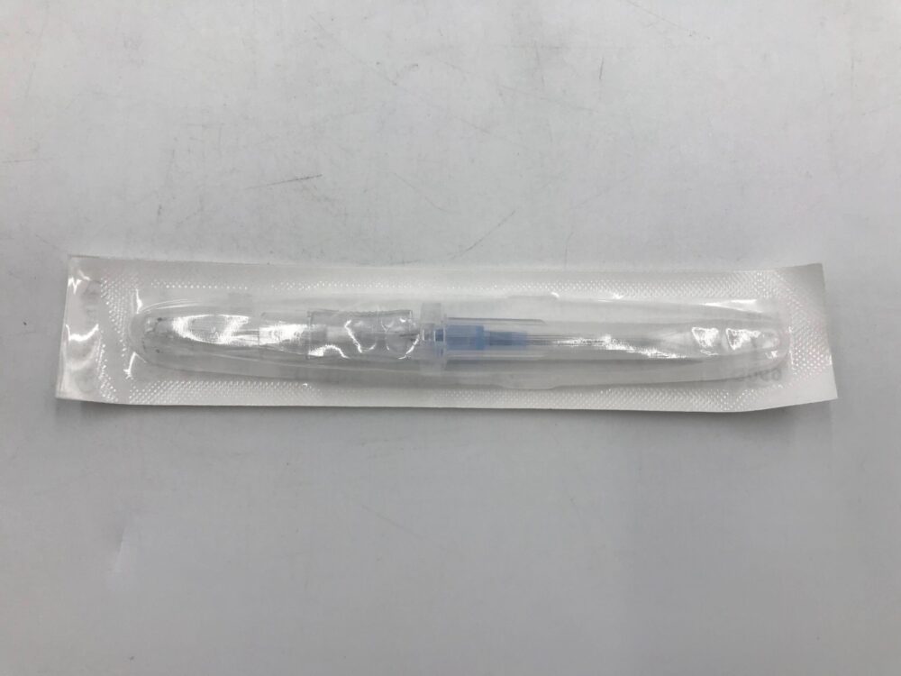 SMITHS MEDICAL 3060 Jelco ProtectIV Plus Safety IV Catheter-Radiopaque 22G x 1in (50/Bag)(X ...