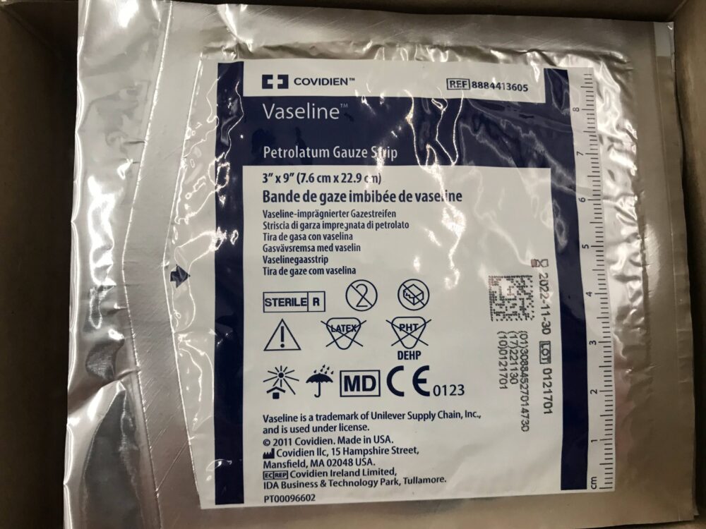 Covidien 8884413605 Vaseline Petrolatum Gauze Strip 3" x 9" (50/Box) (X ...