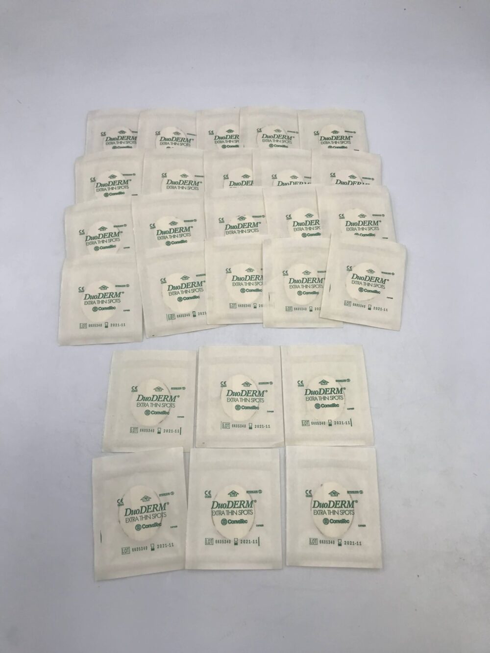 ConvaTec 187932 DuoDerm Extra Thin Spots 1-3/4" x 1-1/2" (4.4 x 3.8cm ...