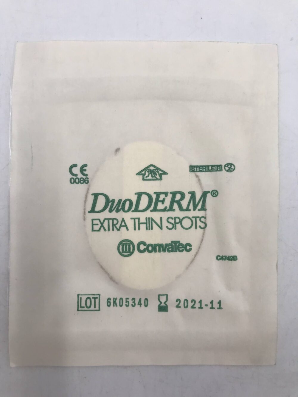 ConvaTec 187932 DuoDerm Extra Thin Spots 1-3/4" x 1-1/2" (4.4 x 3.8cm ...